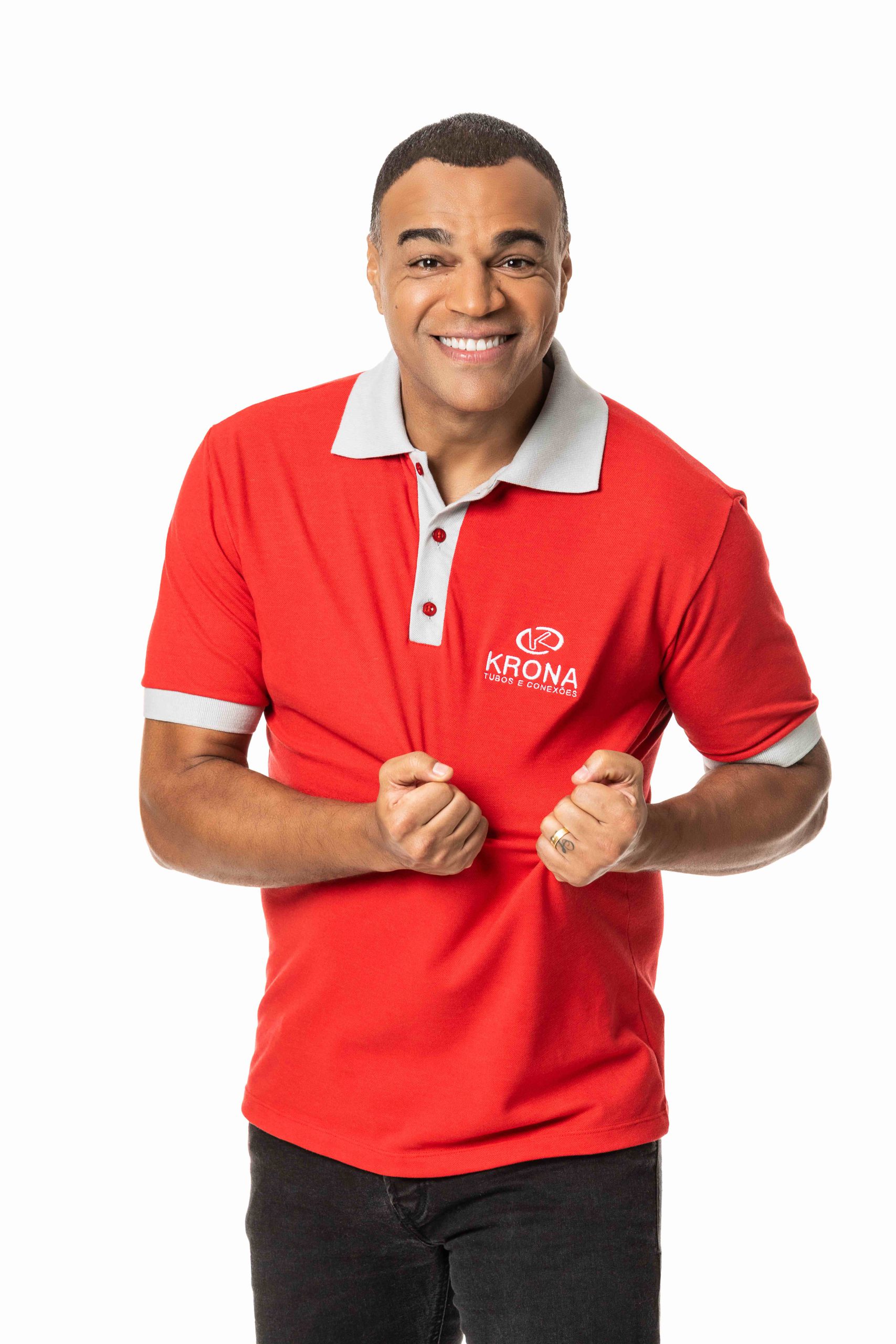 SIMPESC – KRONA participa do 28º Enare e leva craque Denilson Show para festa de encerramento